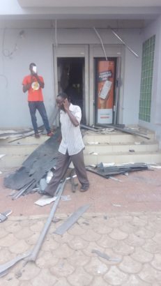 More Photos from Offa Bank Robbery and How Robbers Blew Up Bank ...